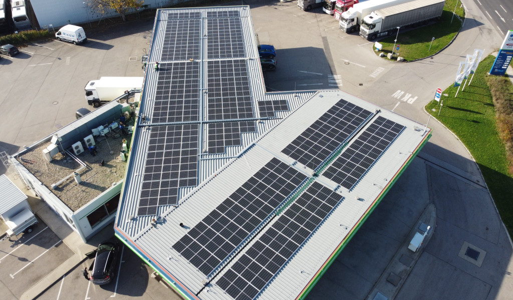 Light & flexible photovoltaic modules for industrial - and commercial ...