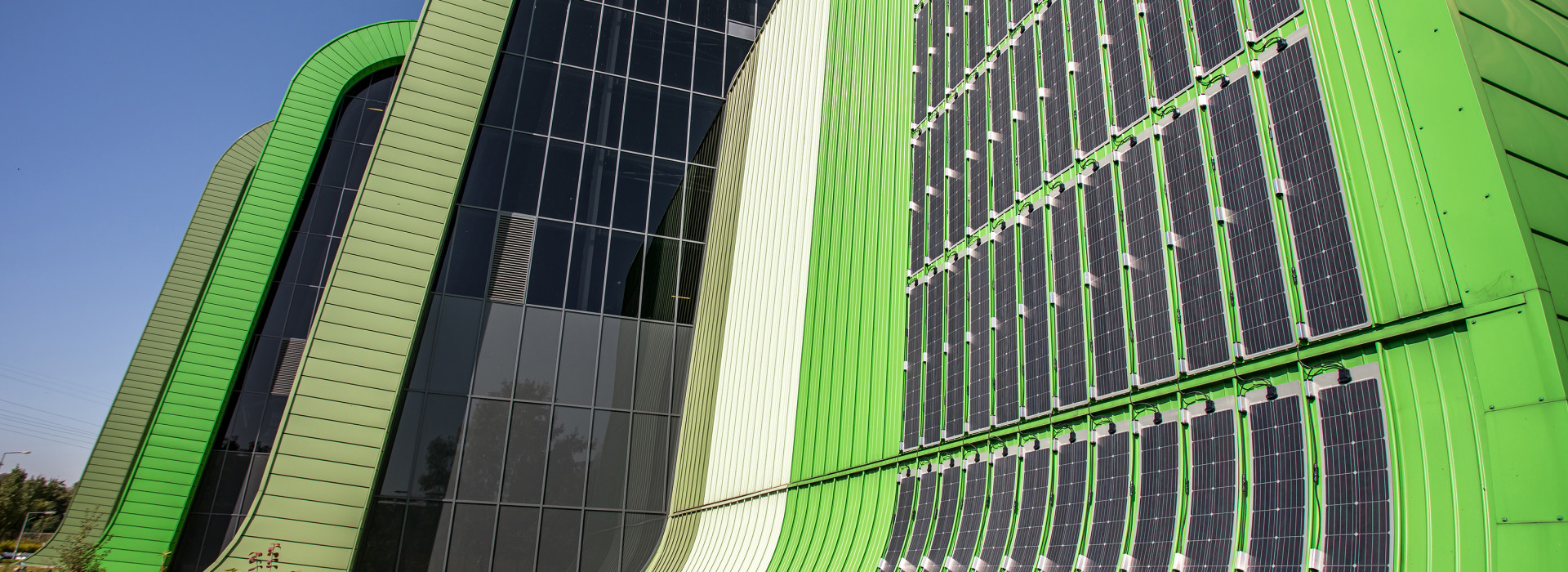 Leichte, flexible Photovoltaik Module für Gewerbe & Industrie - DAS Energy