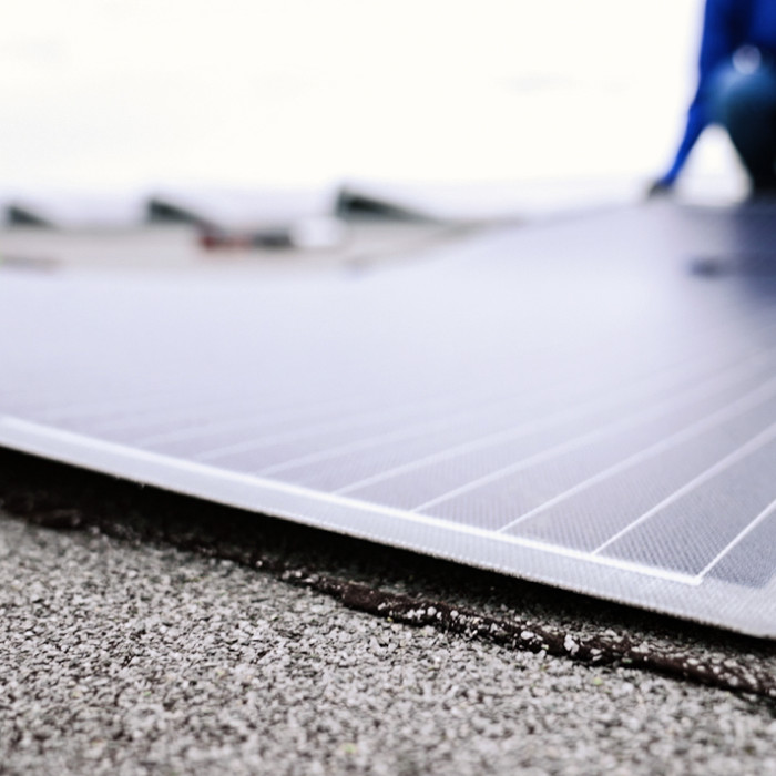 Leichte, flexible Photovoltaik Module für Gewerbe & Industrie - DAS Energy