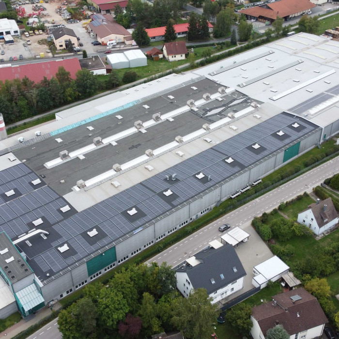 Leichte, flexible Photovoltaik Module für Gewerbe & Industrie - DAS Energy